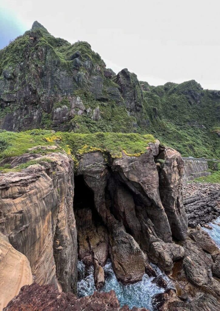 How to Visit Shen'Ao Elephant Trunk Rock, Taiwan
